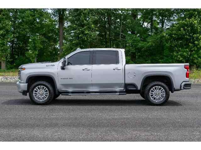 2022 Chevrolet Silverado with Panoramic Sunroof & Leather Seats
