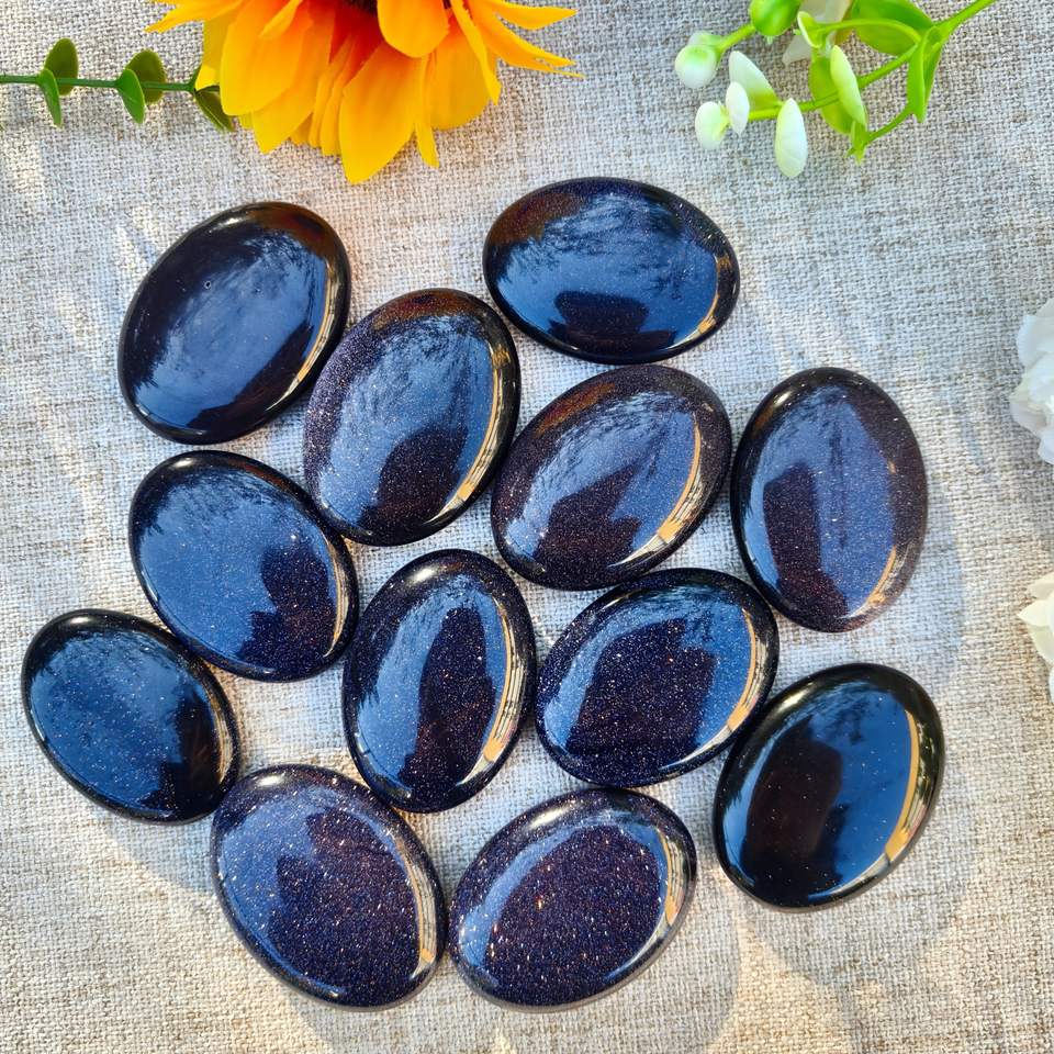 Wholesale Blue Sandstone Palm Stone Hand Carved Crystal Pocket Stone ...