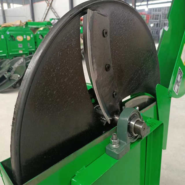 Banana Tree Crusher - Efficient Plantain Shredding Machine