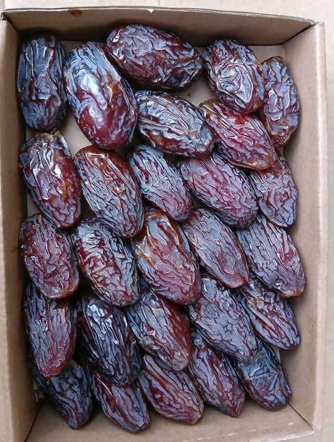 How to Choose Fresh Dates Fruit: A Complete Buying Guide