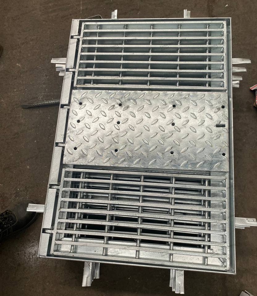 Singapore HDB Galvanised Mild Steel Vehicular Grating With Chequer ...