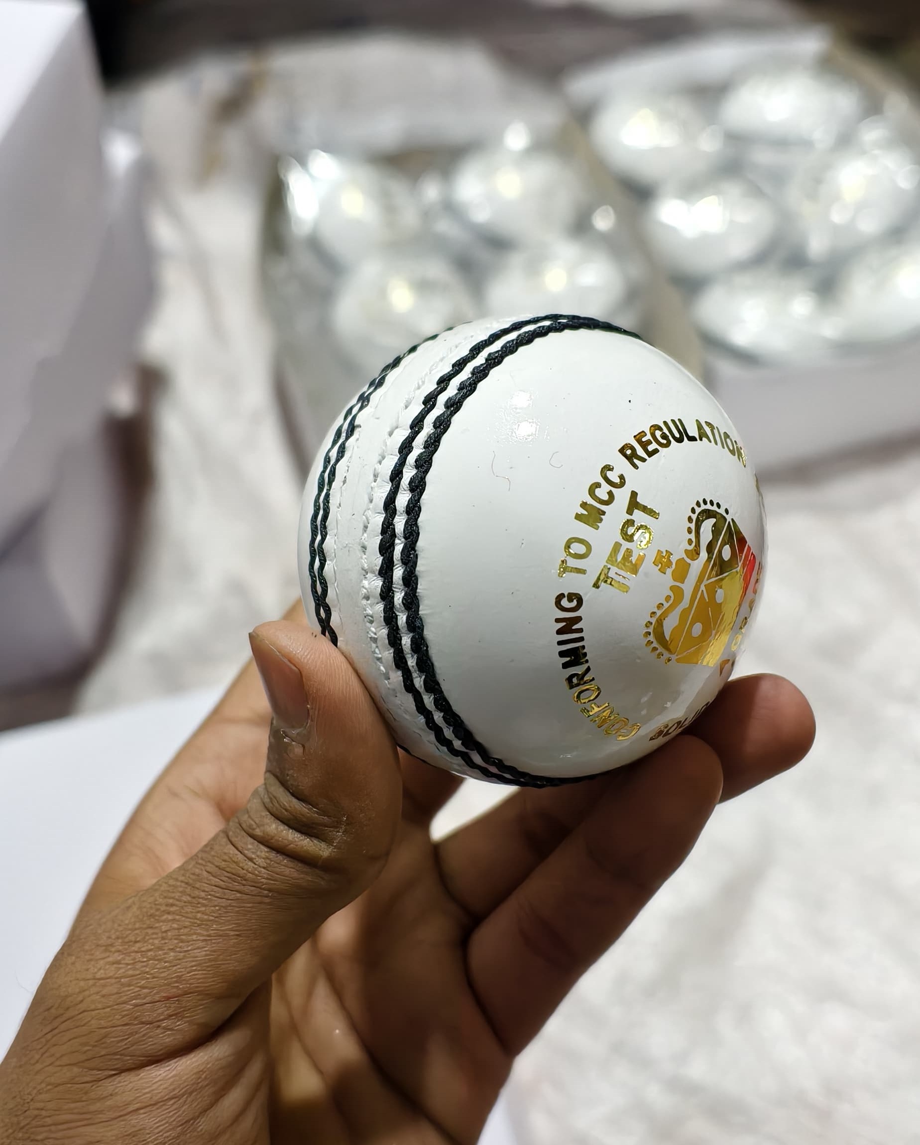 How to Choose the Best Cricket White Leather Balls: Buying Guide