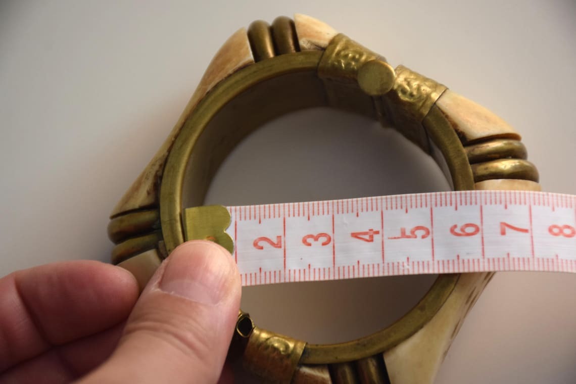 How to Choose a Real Ivory Bangle: Buying Guide & Tips