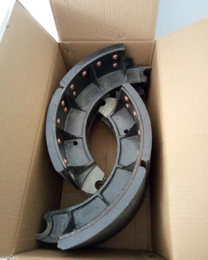Sinotruk Howo Brake Shoe - 14 Holes Durable New Design