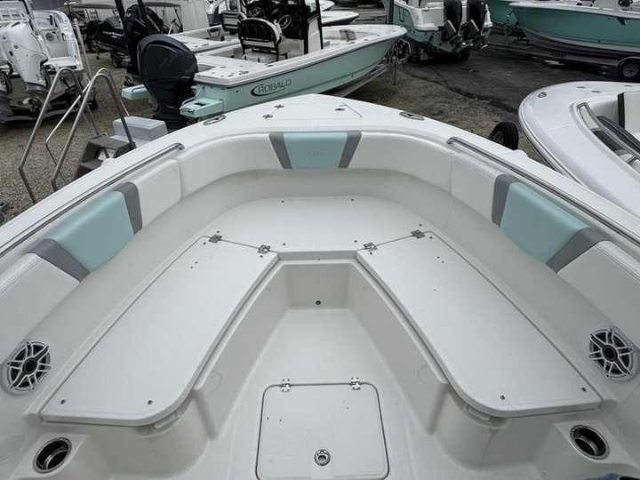 2025 Advanced Explorer Center Console Fishing Boat for Family Leisure ...
