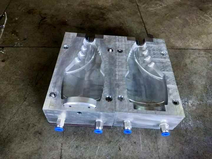 Indian Manufactured of Mini Molding Machine for Toys or Plastic ...
