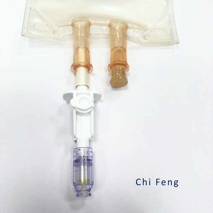 16C011IV Infusion Spike with Luer Lock Vented Spike for Infusion Set