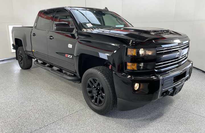 2018 Chevrolet Silverado Z71 V8 Turbo Diesel - White