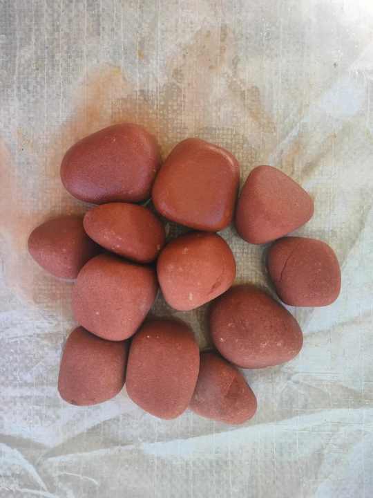 Tumbled Polished Red Pebble Stone, for Landscaping , RED DHOLPUR ...