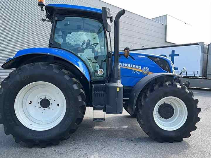 2022 New Holland T7.210 Tractor - Fairly Used 180HP Power