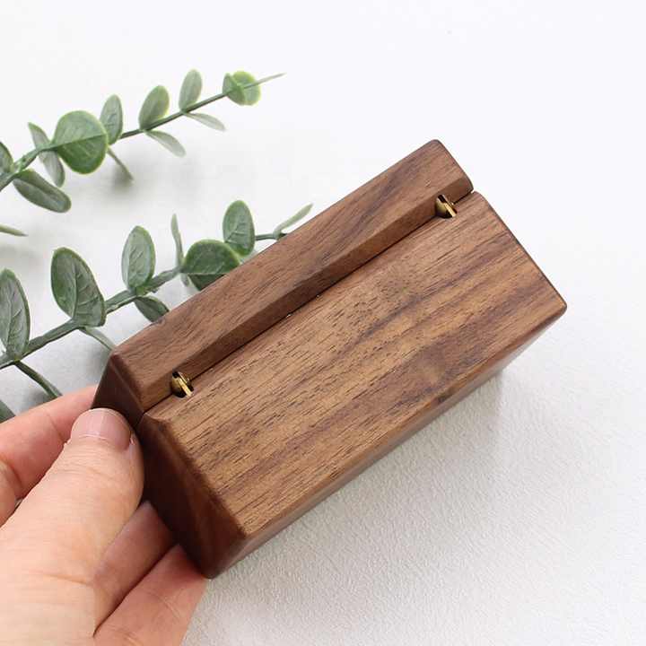 Walnut Wood Rectangle Jewelry Box With Glass Lid For Rings - Oem