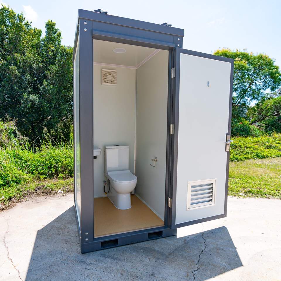Portable Toilet Prefab Bathroom Movable Restroom with Waste Tank ...