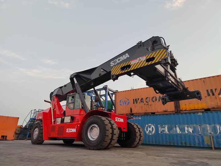 SOCMA Reach Stacker 45 Tons - Efficient Container Handling