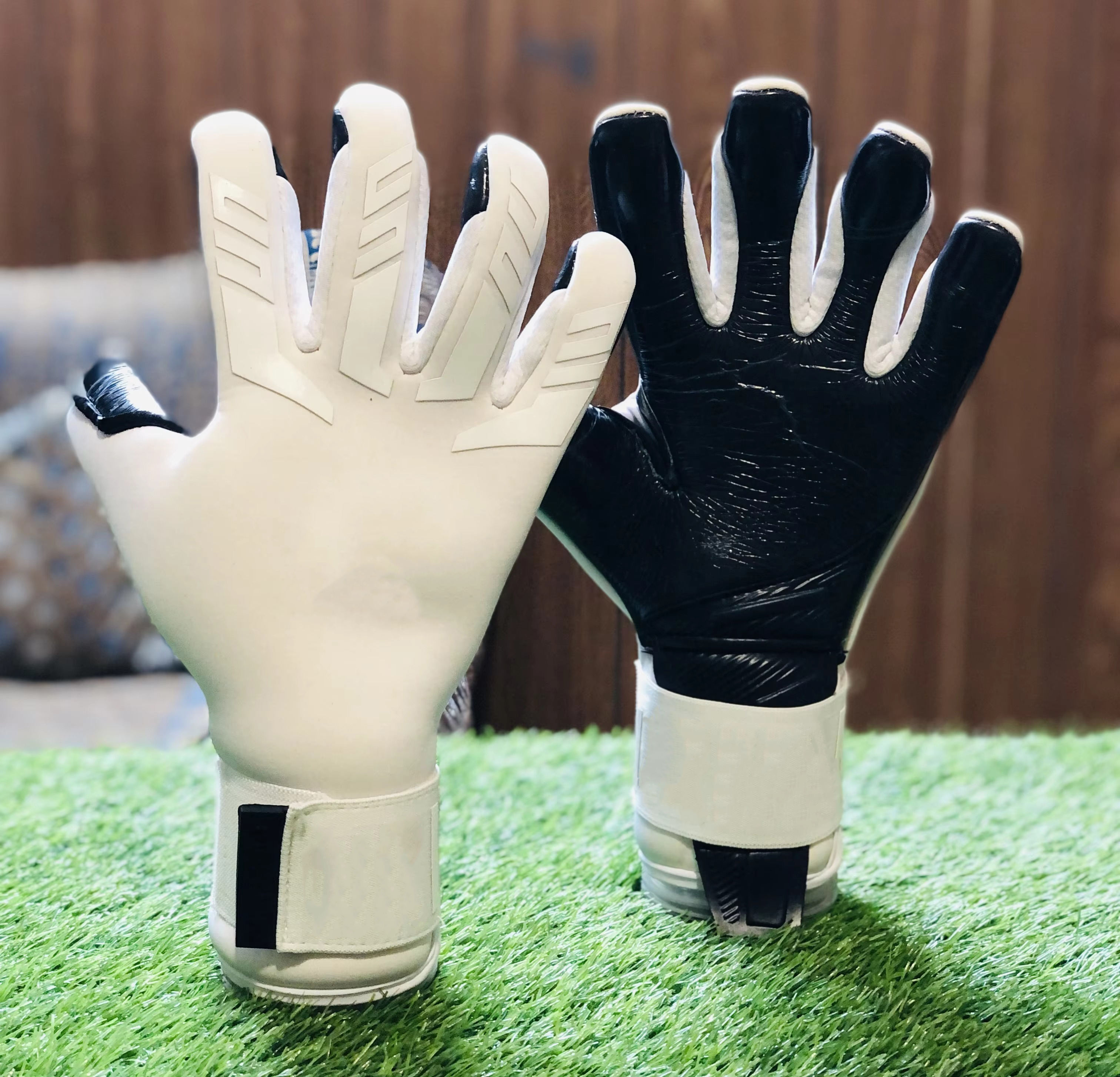 How to Choose the Best Puma Goalkeeper Gloves for Your Game