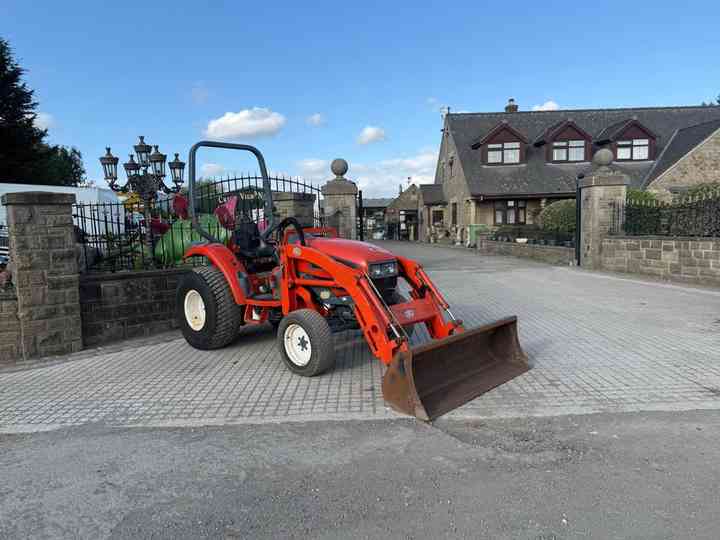 KIOTI CK25 25HP 4WD Compact Tractor with KL130 Loader| Alibaba.com