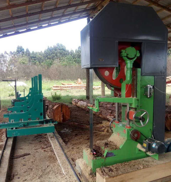 Vertical Semiautomatic Timber Band Saw Machine for Wood Cutting