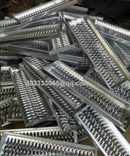 Diamond Perforated Grip Strut Safety Grating - Durable & Non-slip