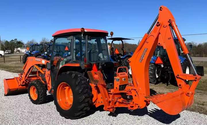 KUBOTA M62 TLB Front Loader and BACKHOE LOADER for SALE