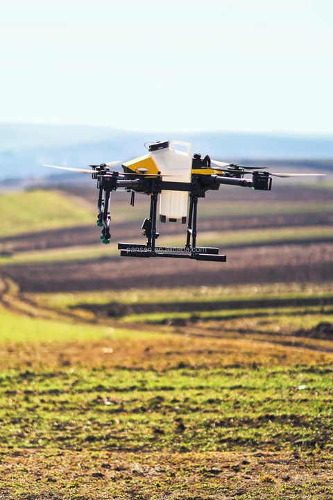 EFT G410 Agricultural Spray Drone - Efficient & Versatile
