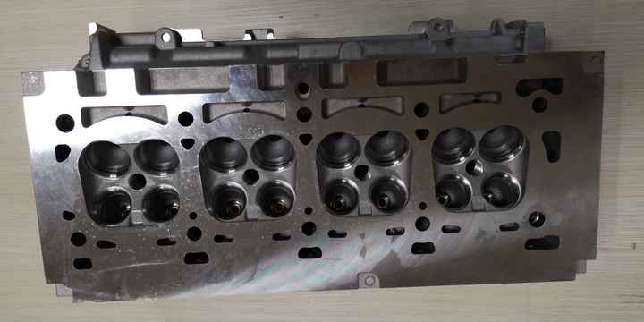 Brand New K4M Cylinder Head OEM 7701474361 7701474364 for RENAULT Tondar90 (L90) 1.4 1.6L ...