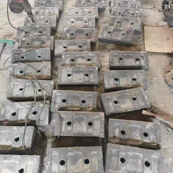 Golden Casting Mining Machine Parts Horizontal Shaft Impact Crusher ...