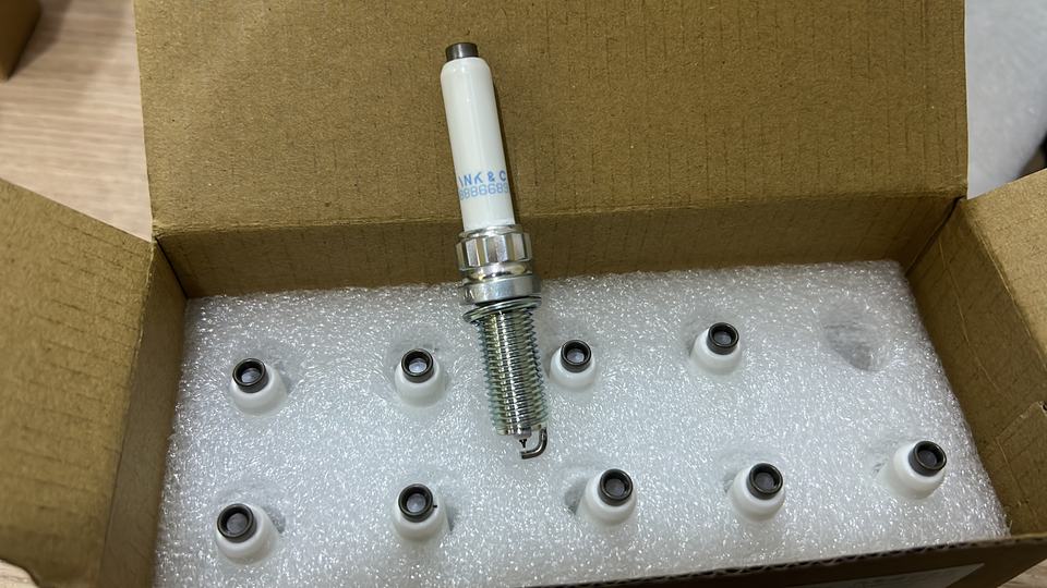 Geely LYNK & CO Spark Plug 2036512600 for BINRUI 1.0T