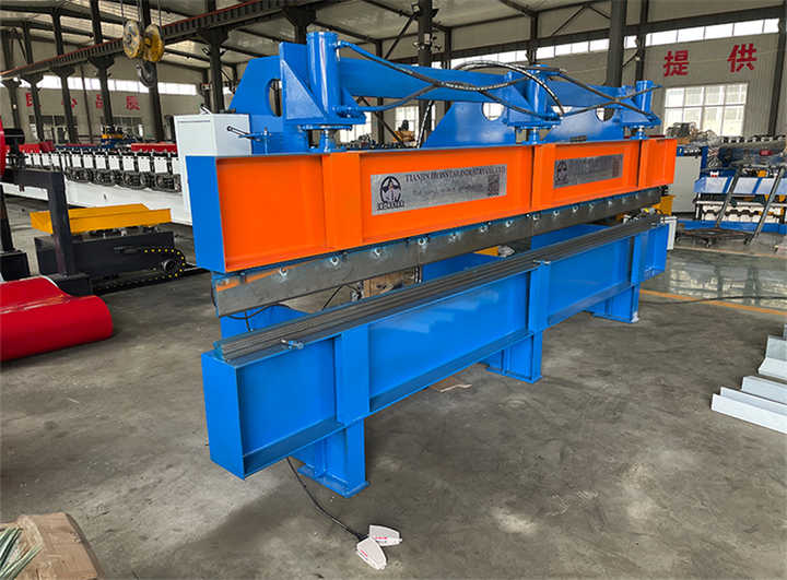 Iron Sheet Bender - Efficient Steel Plate Bending Machine