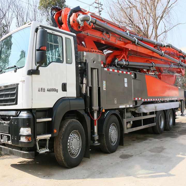 Truck-Mounted Concrete Pump Small Model with 34m Boom in Stock Concrete ...