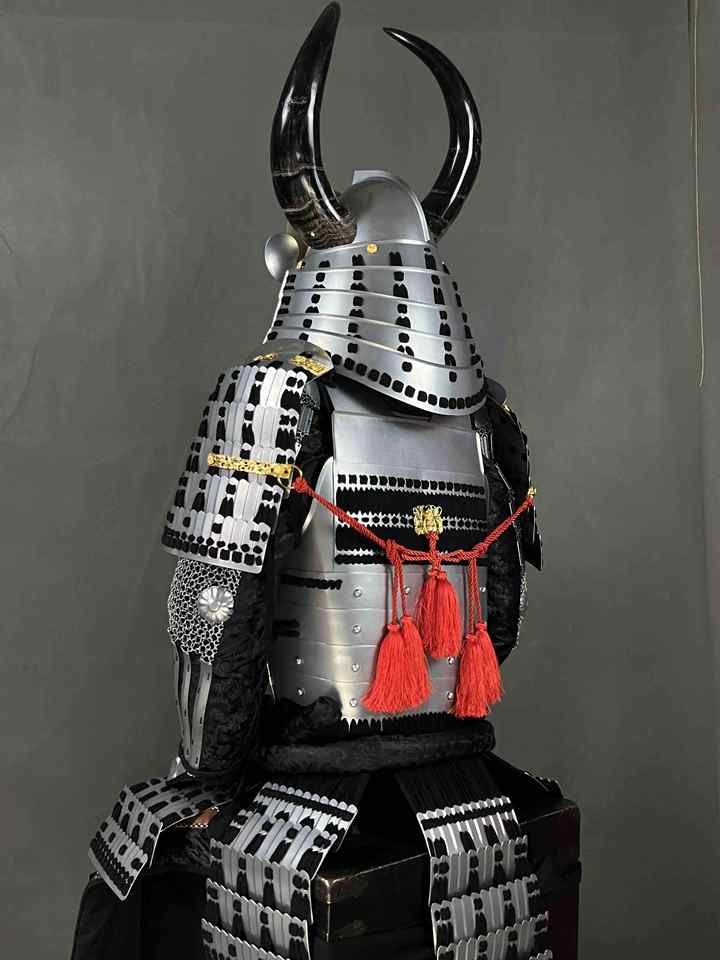 Japanese Traditional Samurai Armor for Children - Akaitoodoshi Osei ...