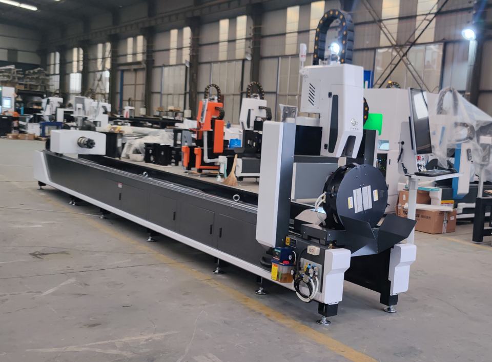 1.5KW Fiber Laser CNC 3-Axis Pipe Cutter with Water Cooling for Square ...