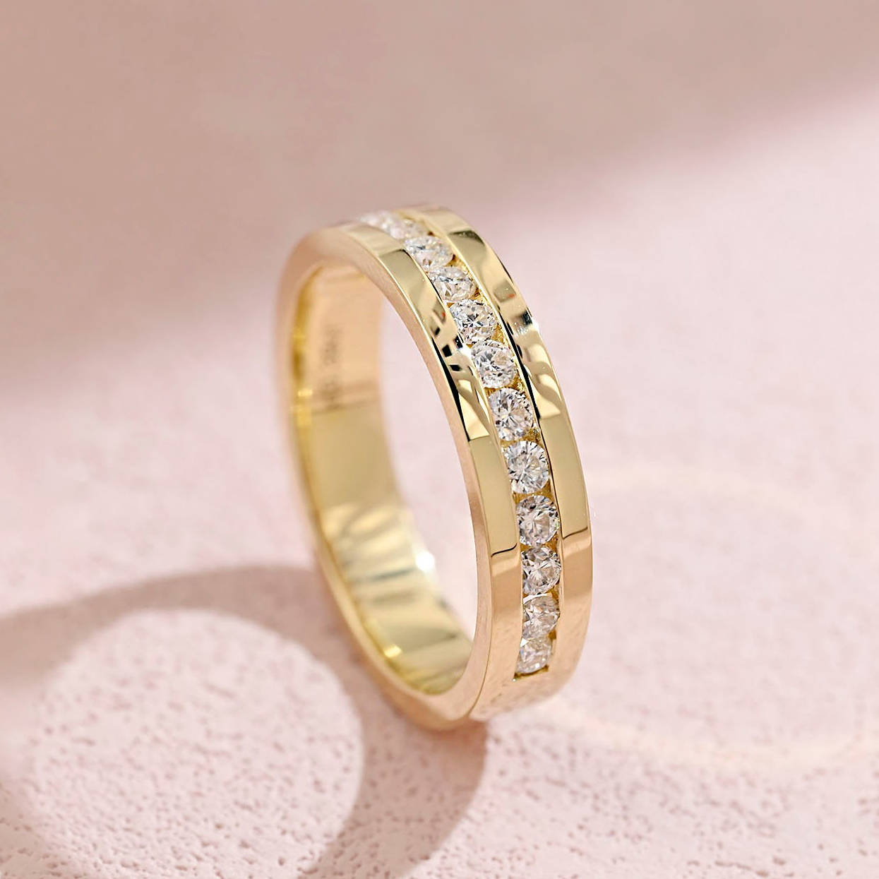 How to Choose the Best Gold Wedding Ring for Men: A Complete Buying Guide