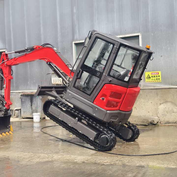 4 Ton Mini Excavator A/C Cabin Comfortable Space Hydraulic Controls ...