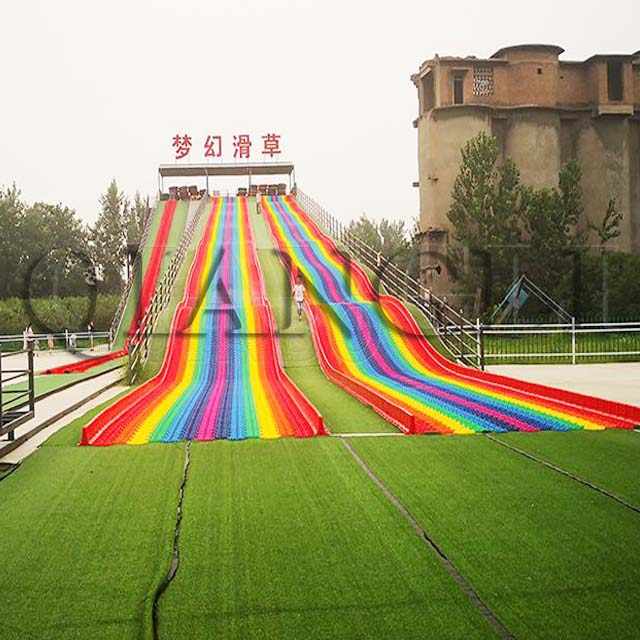 Amusement Park Rides Outdoor Dry Sliding Rainbow Slide Grass Ski Grass ...