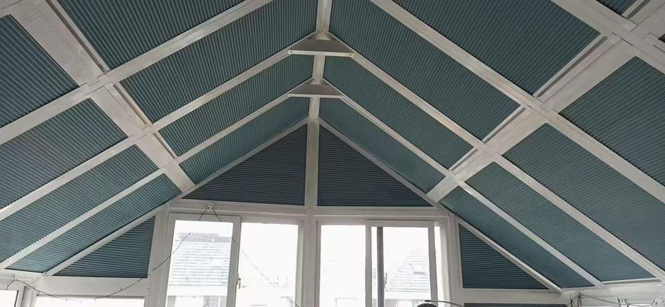 Blackout Customized-sized Vertical Intelligent Electric Honeycomb Glass ...