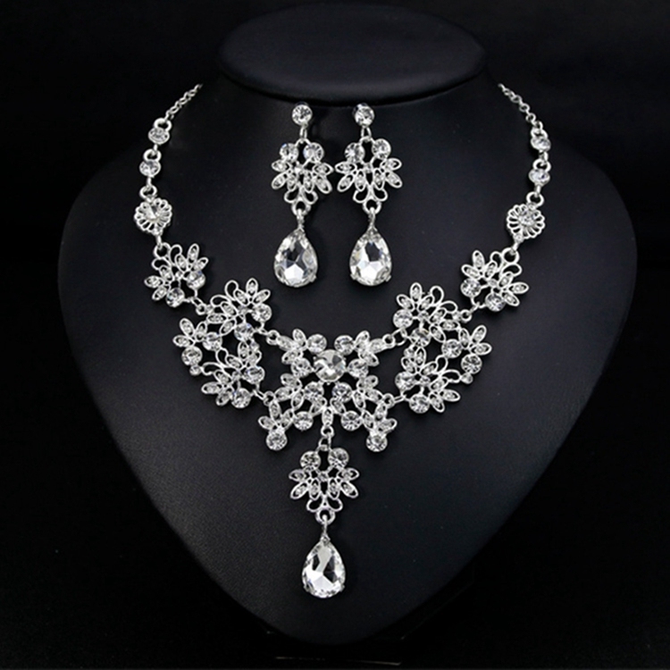 Ensemble de bijoux de luxe pour femmes avec boucles d’oreilles et ...