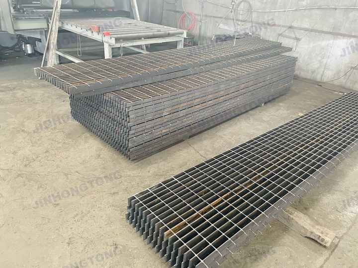 Hdg Inter Inserted Steel Grating Walkway Mild Steel Vehicular Grating ...
