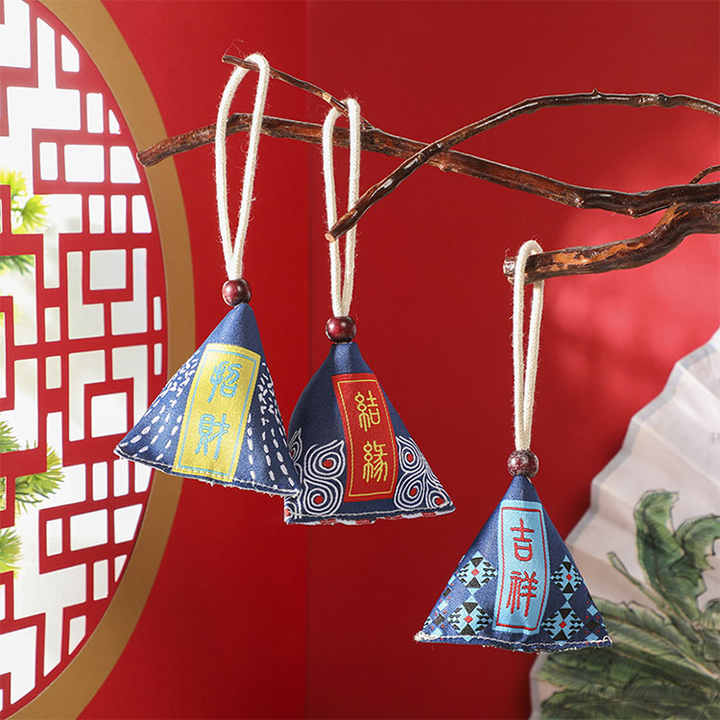 Triangle Embroidered Scented Sachet Bags Scented Sachets for Drawers ...