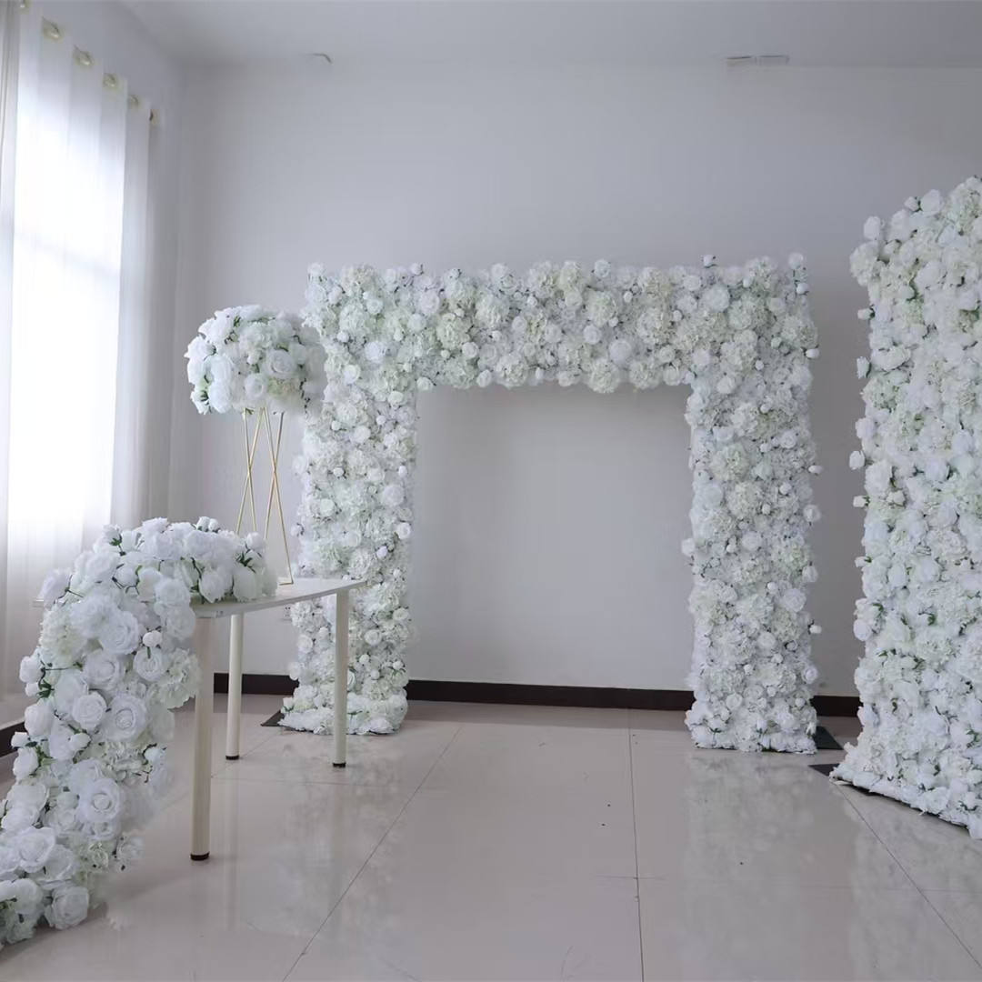 How to Choose Royal Blue and Gold Centerpieces for Weddings & Events