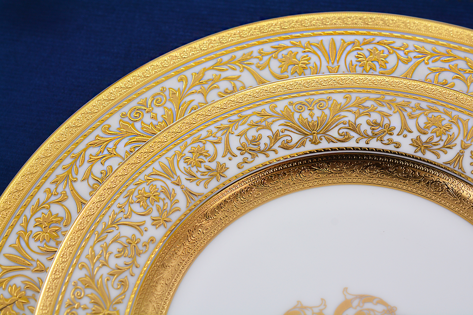 Karosa Royal Embossed Ceramic Dinner Plates - Luxury Set
