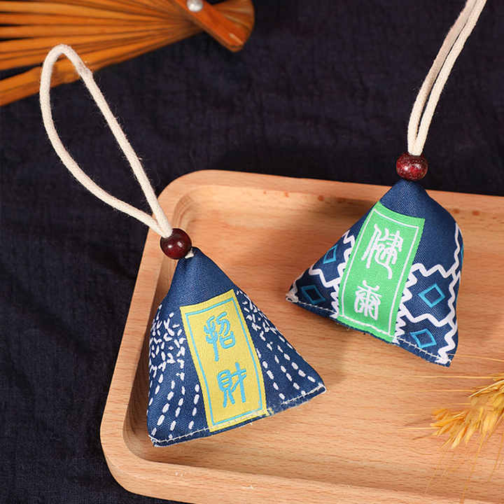 Triangle Embroidered Scented Sachet Bags Scented Sachets for Drawers ...