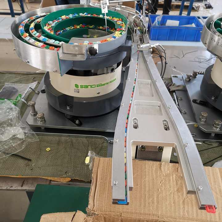 Supplier Screw Automatic Plastic Assembly Machine - Vibratory Bowl Feeder