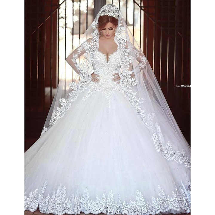 Traditional Court Style Wedding Ball Gown With Long Trailing Exquisite ...