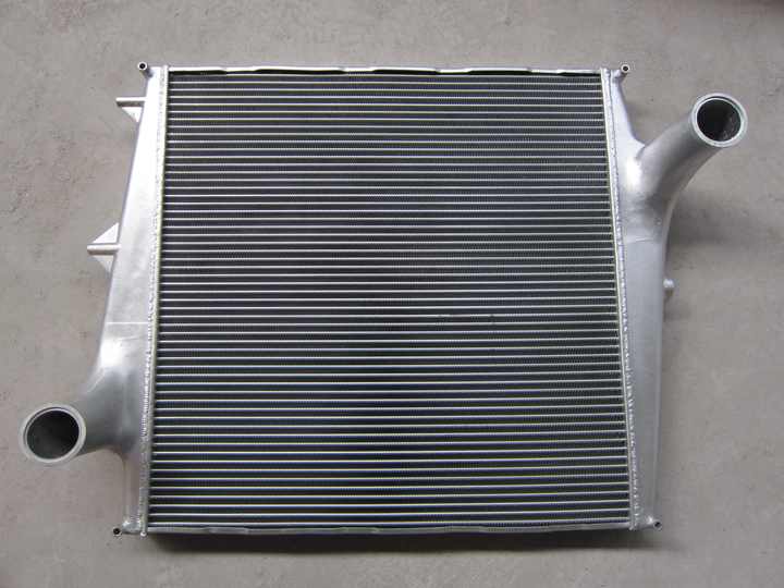 Heavy Duty Truck Intercooler for VOLVO FH12 FH16 96961 OEM 20758816