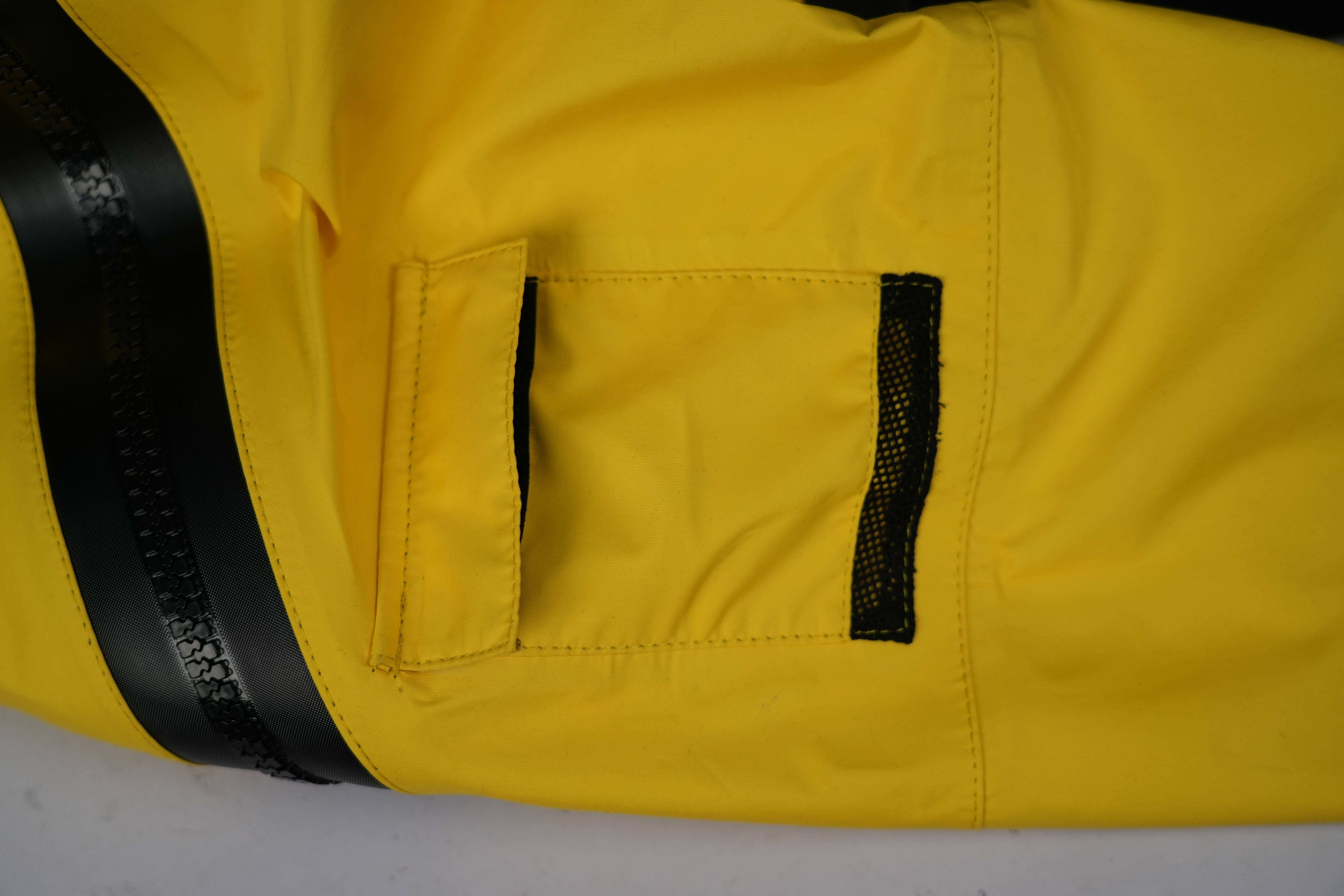 How to Choose the Best Diving Dry Suit: A Complete Buyer's Guide