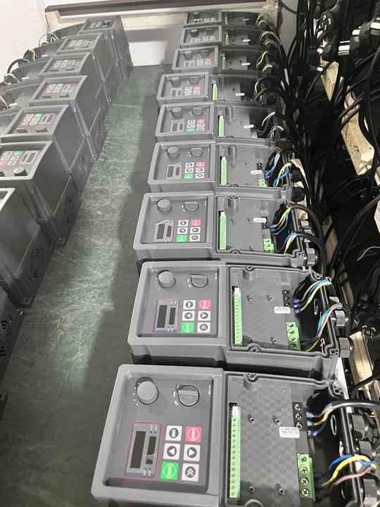 Waterproof VFD IP66 380V VFD Inverter 11kw 3 Phase Variable Frequency ...