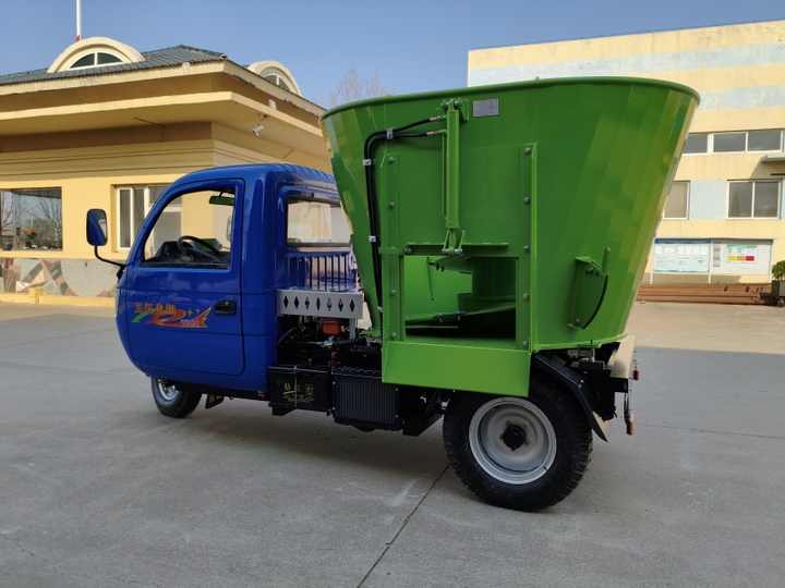 Fully Automatic 4 Cubic Metre TMR Mixer Self-Propelled Feed Processing ...