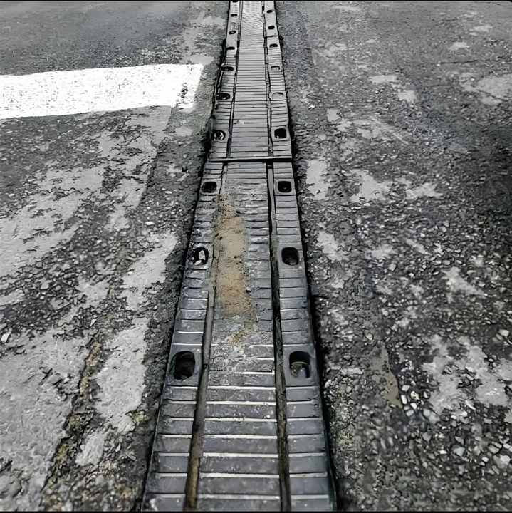 Enhancement Mode Traffic Load Elastic Plate Rubber Expansion Joint for ...