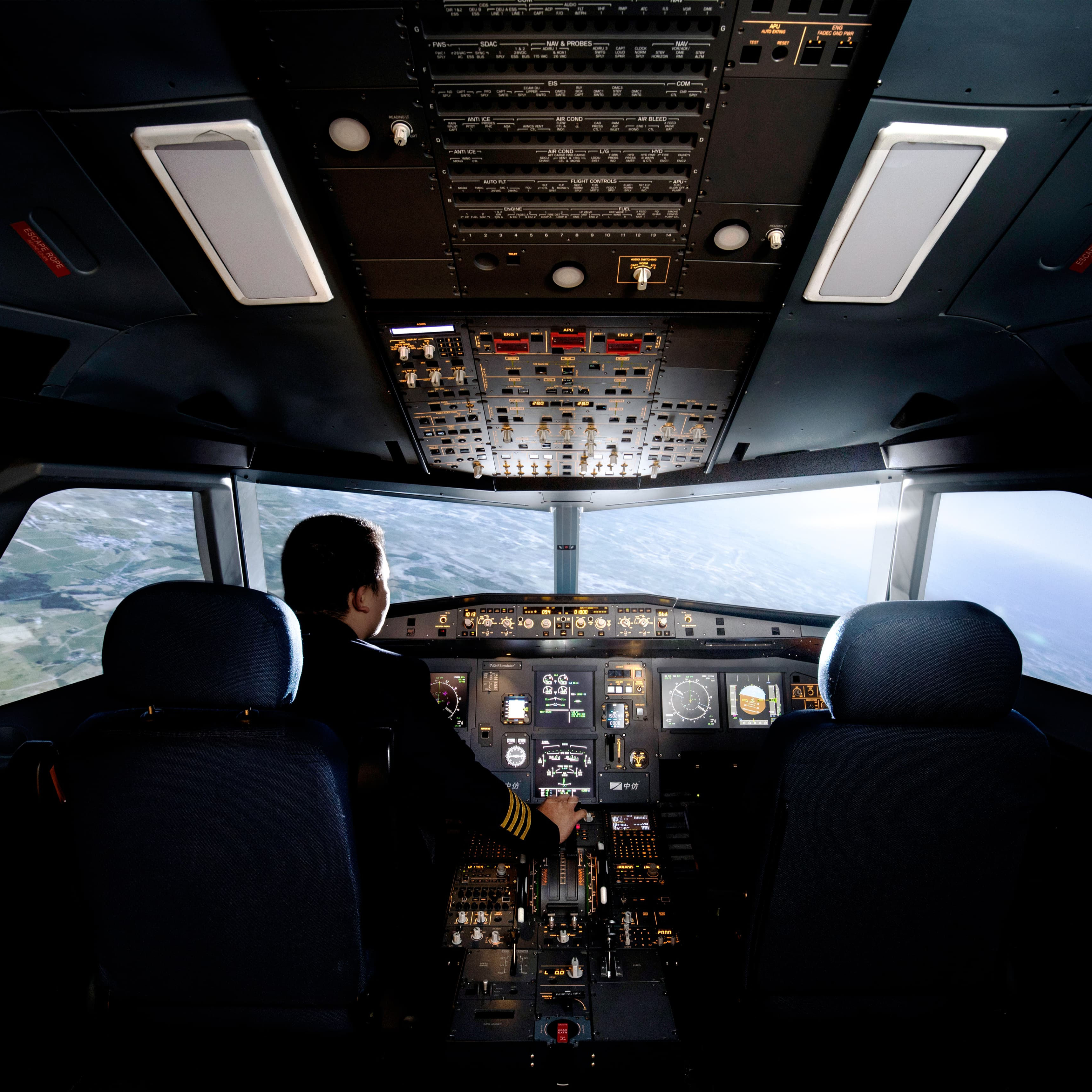 How to Choose the Best Airplane Sim for Realistic Flight Training