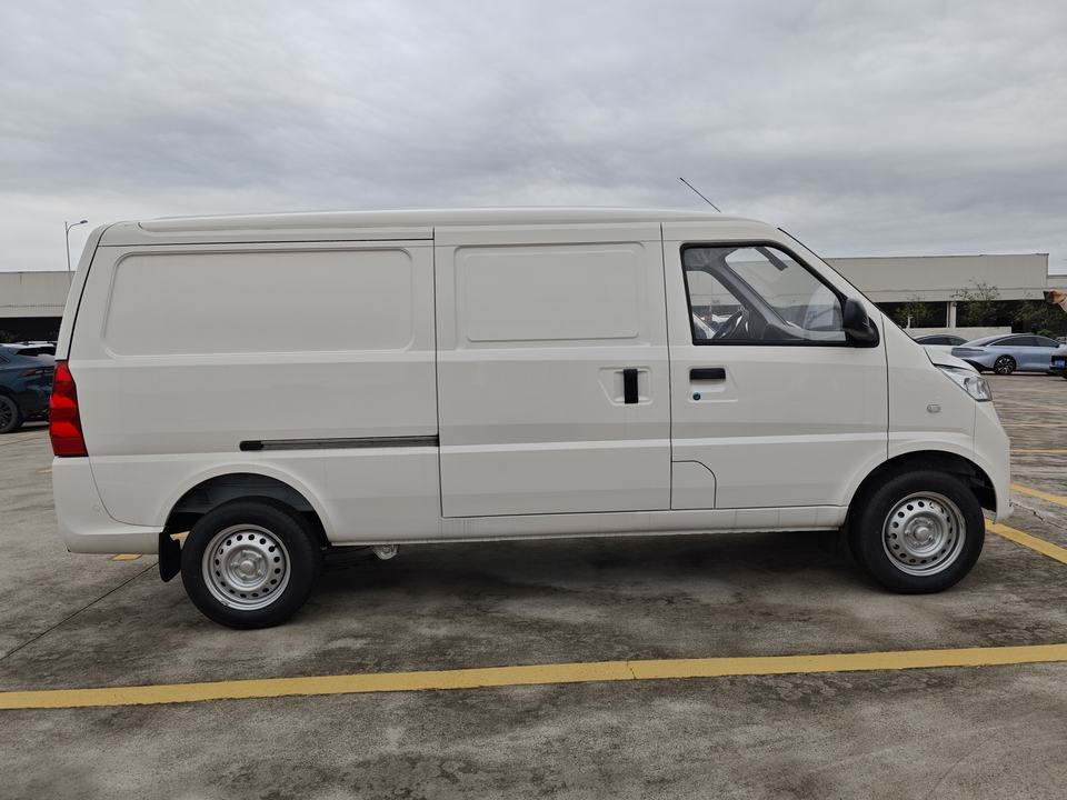 2025 Factory Direct Sell Dongfeng Forthing V2 EV RHD Cargo Van 305km ...