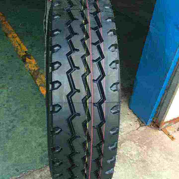Truck Tyre 8.25R16 Camion Tire Heavy Duty Truck Tyre in Size Metric ...